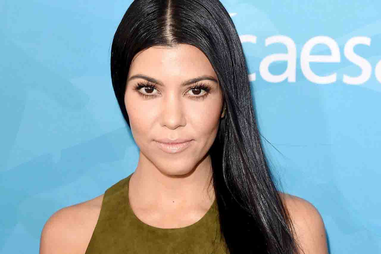 Kourtney Kardashian Measurements, Shoe, Bio, Height, Weight, and More ...