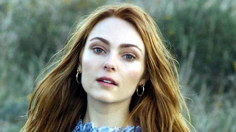 AnnaSophia Robb Career, Personal Life, Net Worth, and More! - The Tiger ...