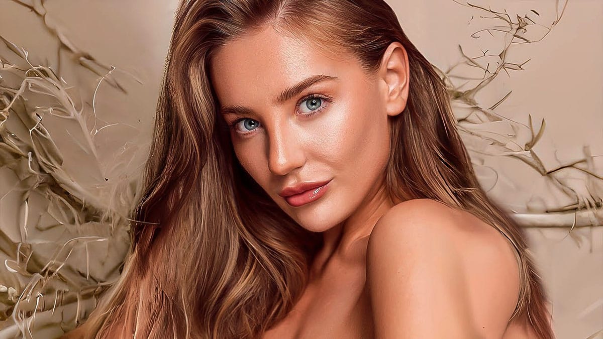 Life Journey of Glamorous Model - Bethany Lily