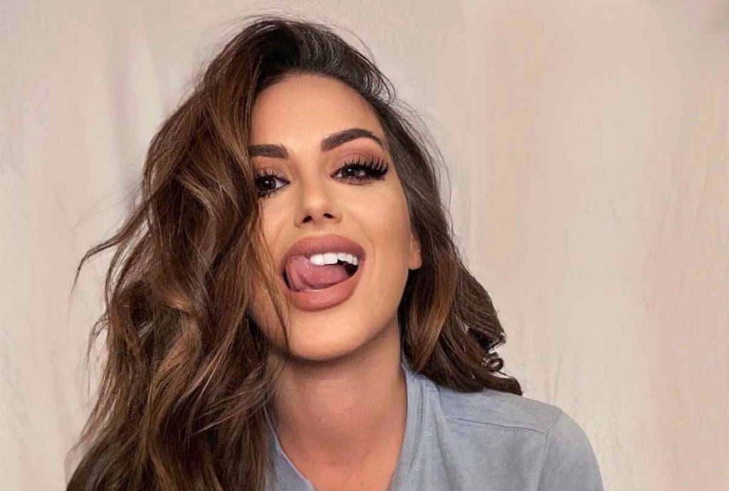 All About Nivine Jay: An Actress, Model & Internet Sensation